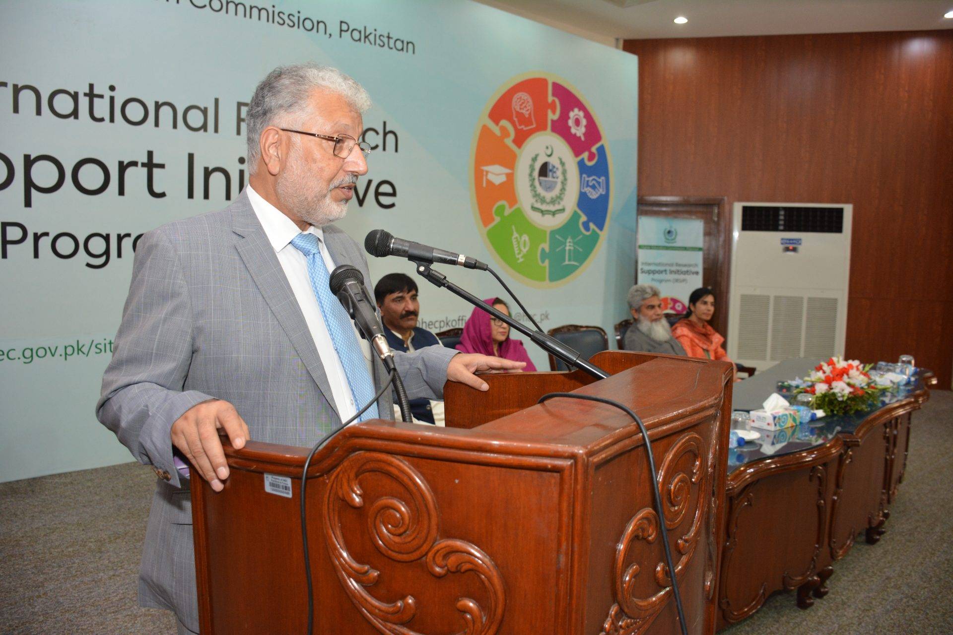 HEC Sends Off PhD Scholars For Fellowships Under IRSIP