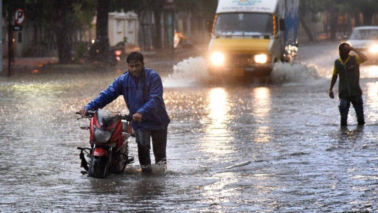 Gujrat District Shuts Schools After Record Rainfall